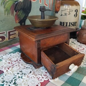 Antique Hand Crank Burr Coffee Grinder. This Rustic Wooden Coffee ...