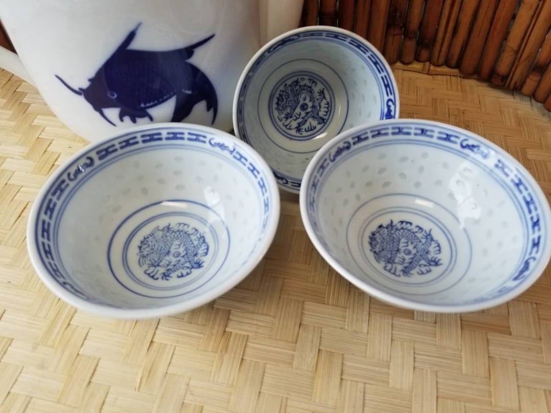 Delightful Selection of Blue and White Rice Pattern Chinese Dishes ...