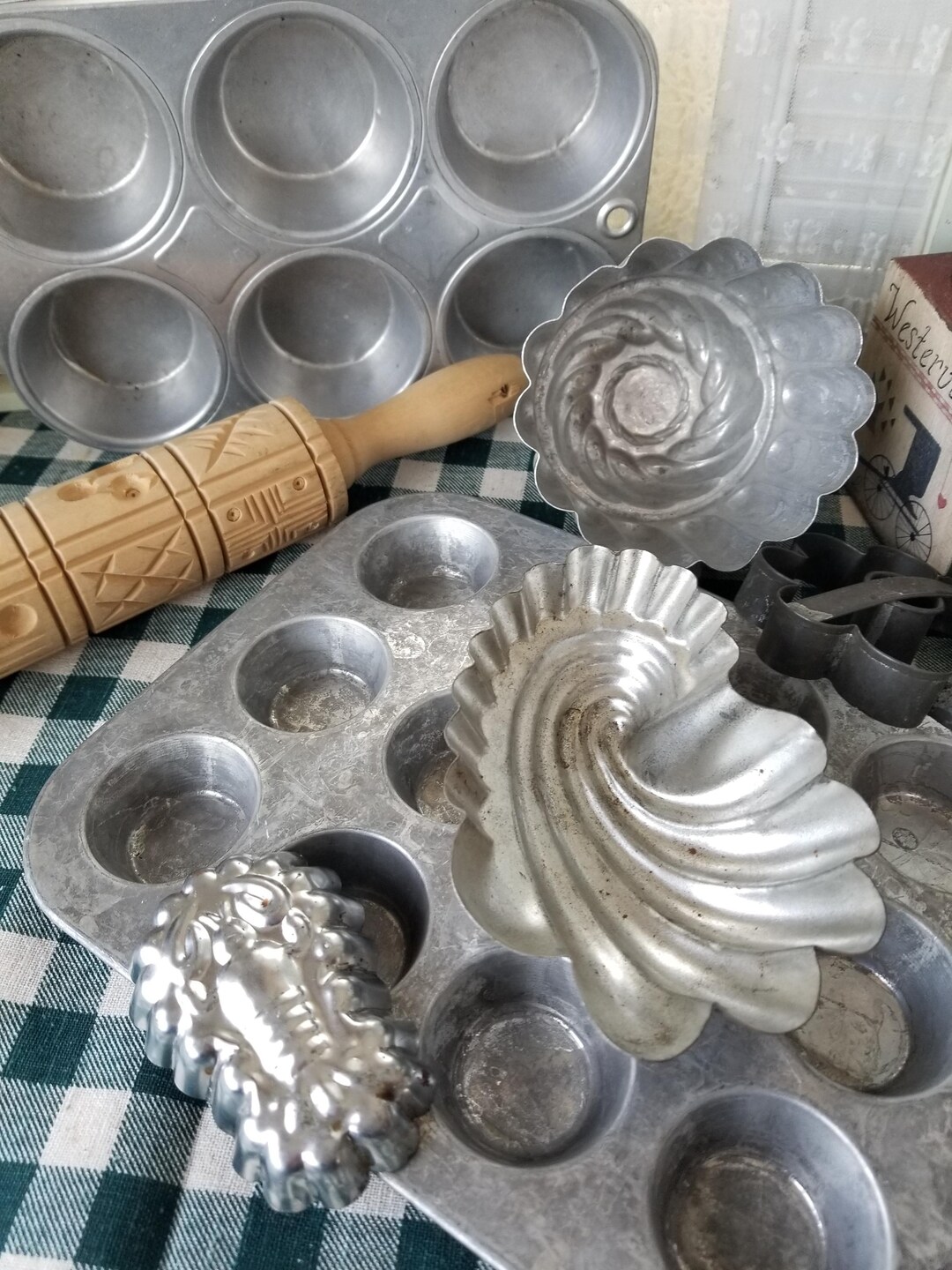 Vintage Farmhouse Cookware Bundle. This Group of 6 Rustic Molds, Baking ...