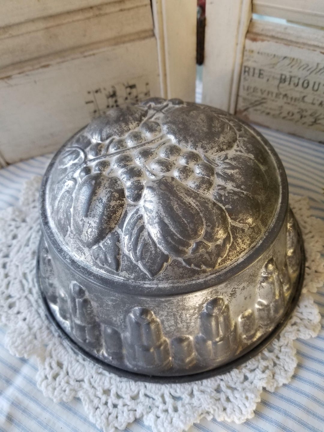 Rustic Farmhouse Tin Mold. This Round Provincial Farmhouse Galvanized ...
