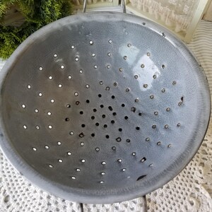 Rusty Crusty Graniteware Colander Strainer. This Speckled Grey ...