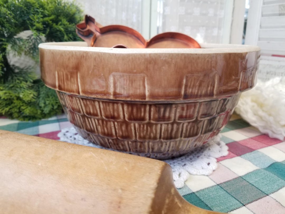 Charming Vintage Farmhouse Stoneware Dough Bowl. This Rustic Mccoy Tan ...