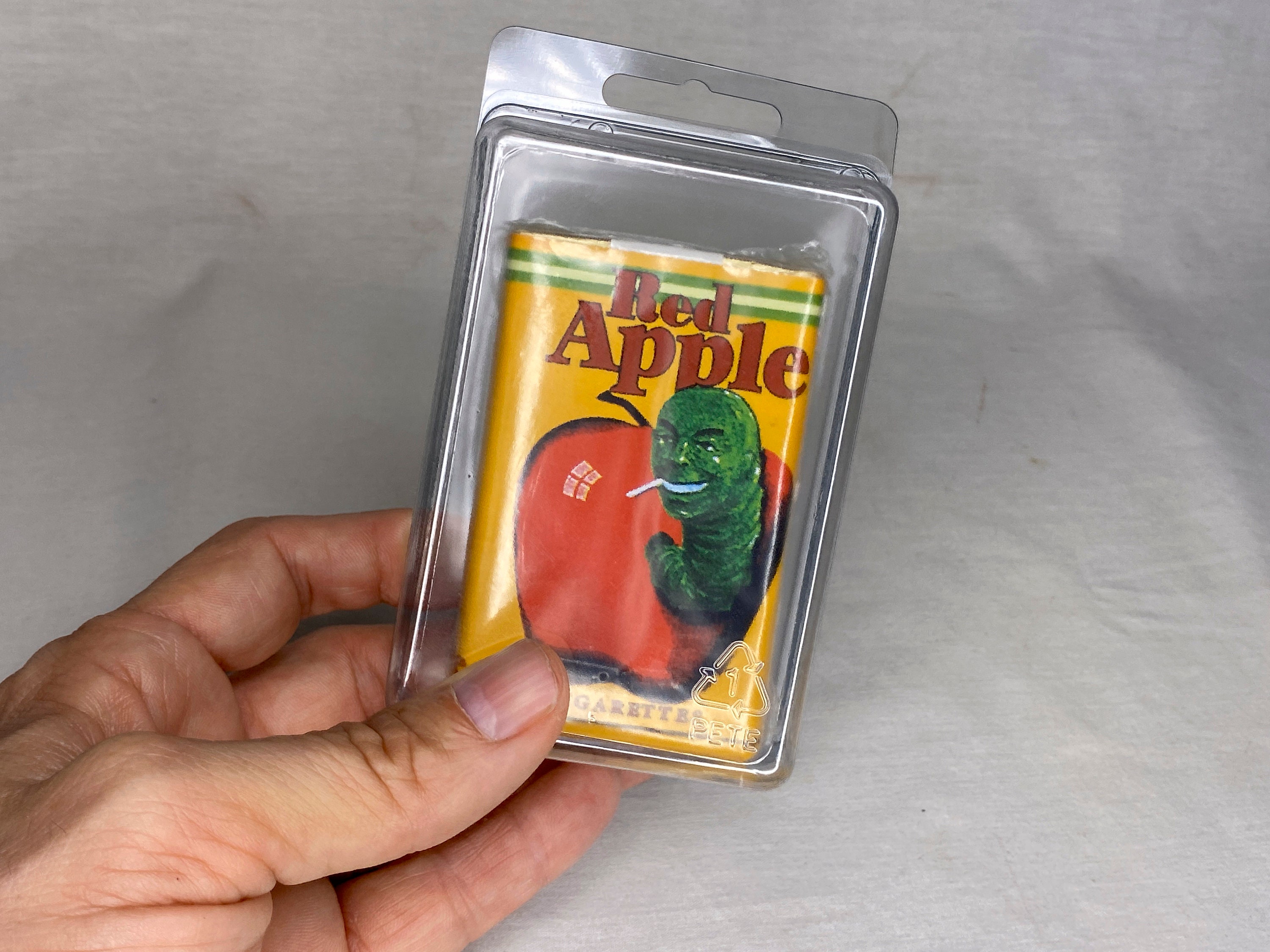 Pulp Fiction Red Apple Soft Pack, Prop Replica, Shrink Wrapped, Plastic ...