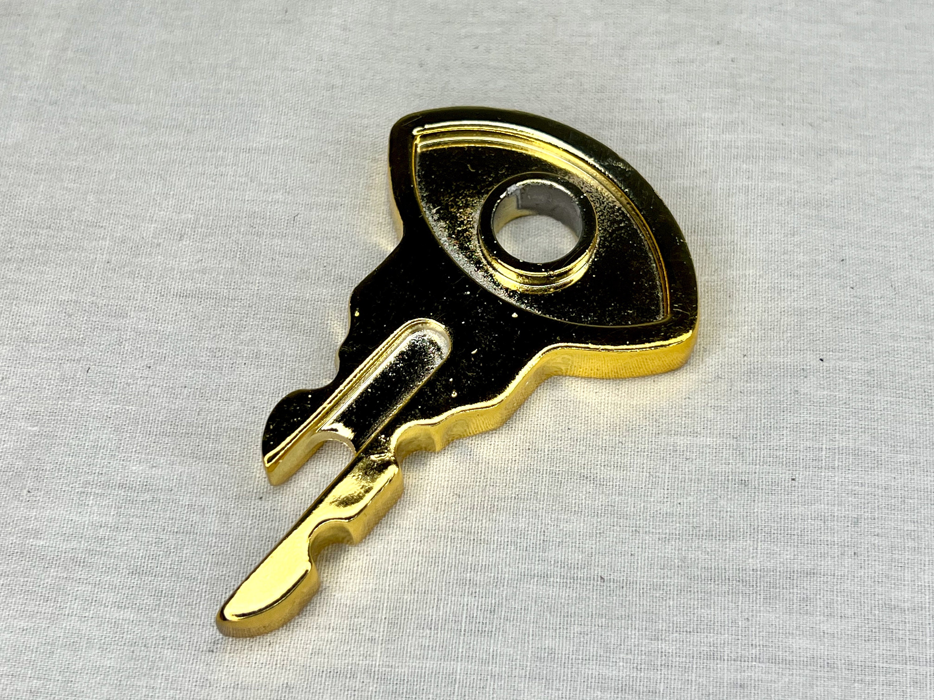 007, Goldeneye Gold Key, Real Prop Replica, Gold Plated Metal, Display ...