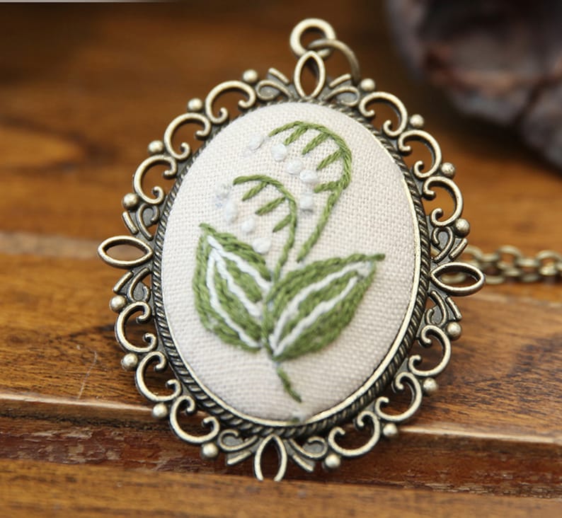 Beginner Embroidery Kit necklaceEmbroidered jewelry | Etsy
