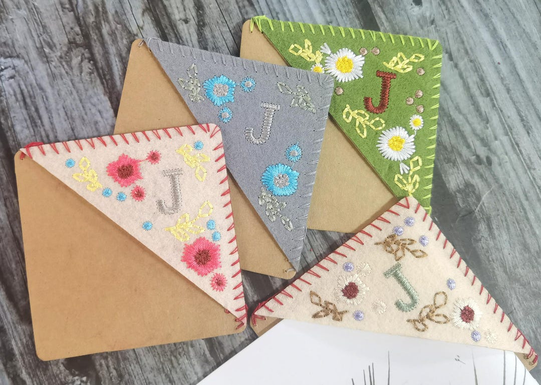 Personalized Hand Embroidered Corner Bookmark -book Corner Decoration ...