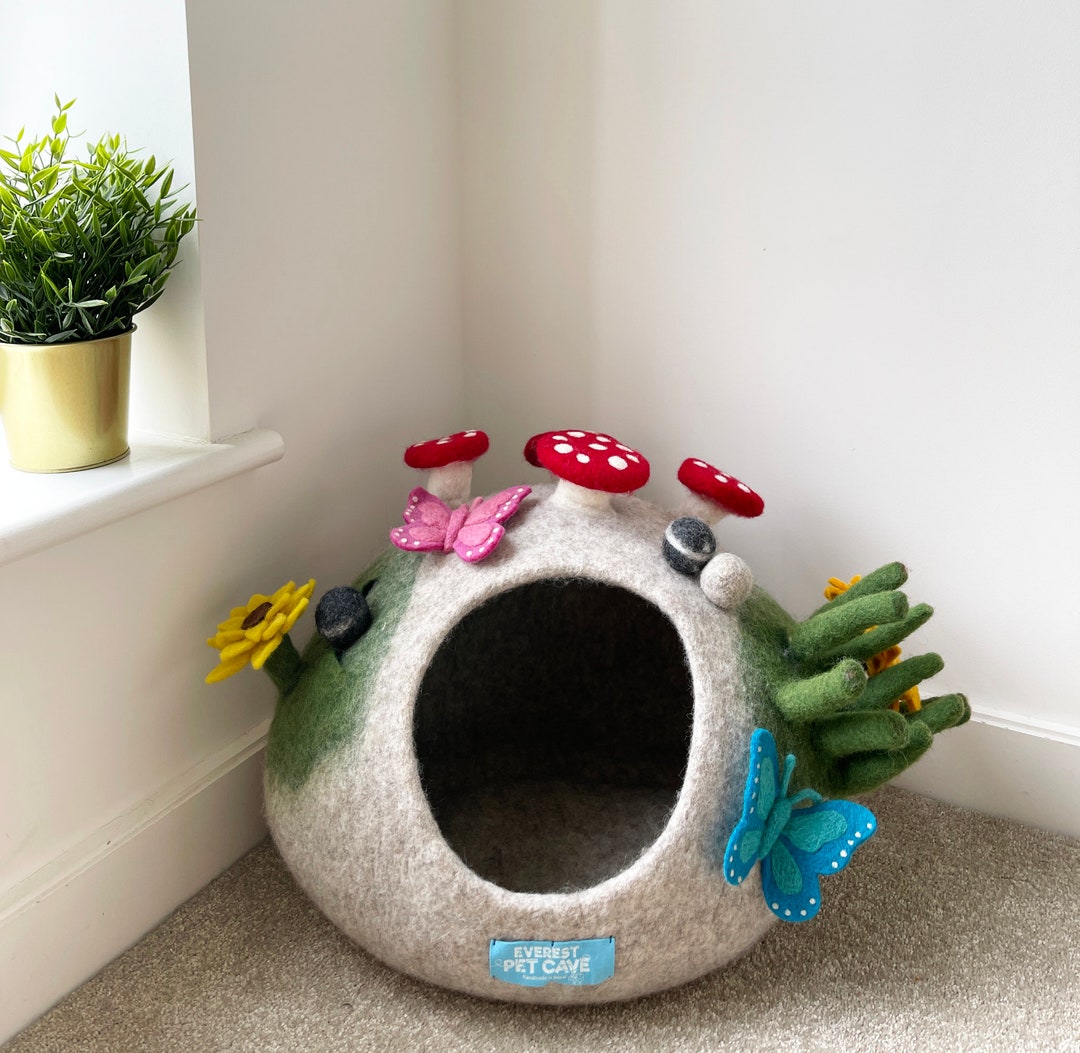 Everest Pet Cave Home Garden, Cat Cave With Mushrooms and Sunflowers ...