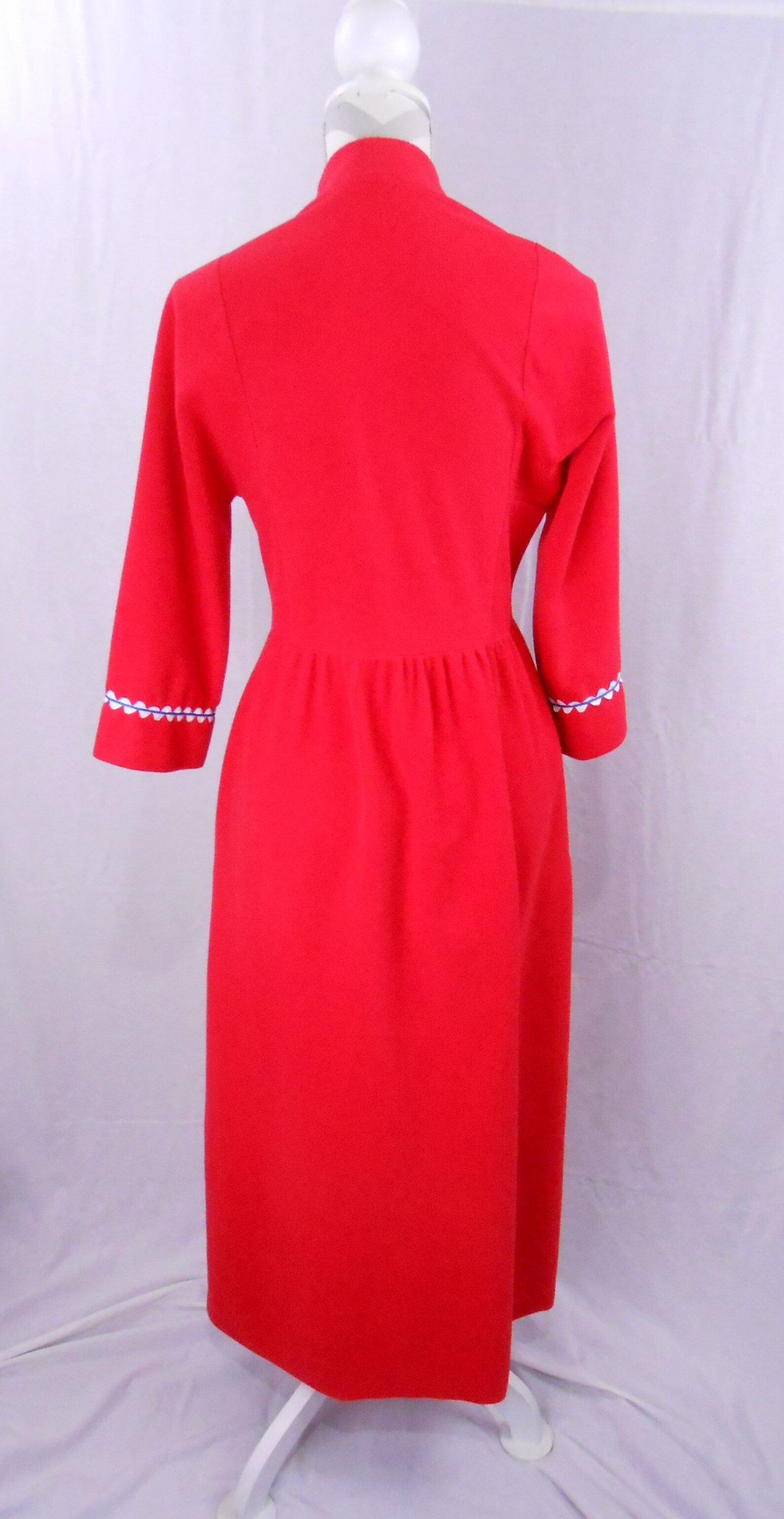 Vintage 1970's Housecoat by Vasserette - Etsy