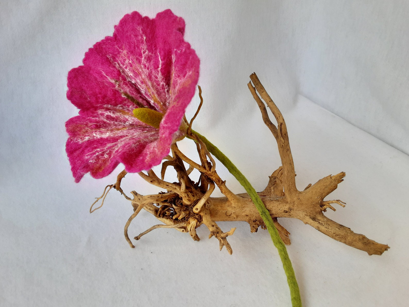 Edle Deko Blume gefilzt, Filzblüte , Filz Blumen, Filz Blüten, Blüten ...