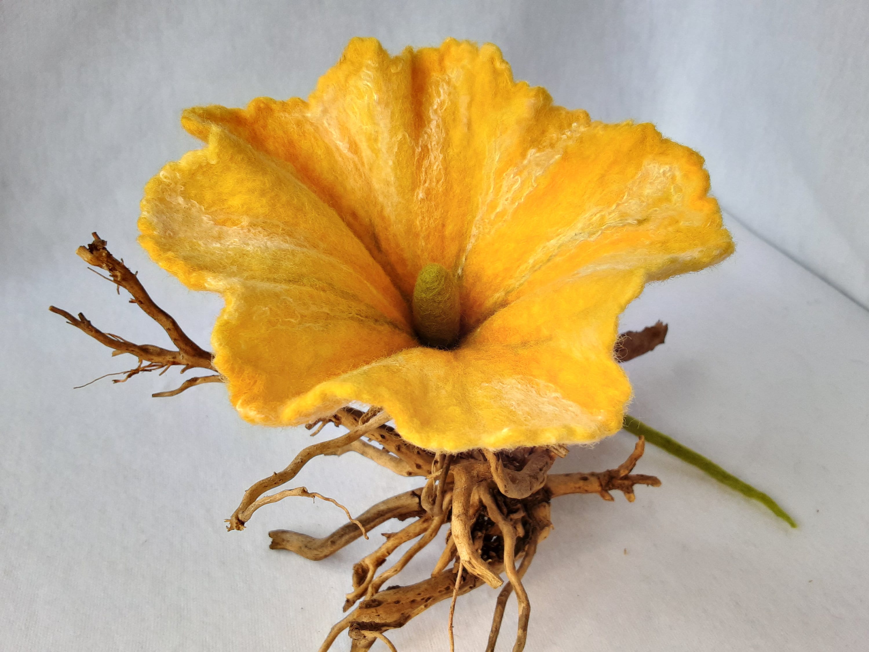 Edle Deko Blume gefilzt, Filzblüte , Filz Blumen, Filz Blüten, Blüten ...