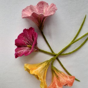 Edle Deko Blume gefilzt, Filzblüte , Filz Blumen, Filz Blüten, Blüten ...