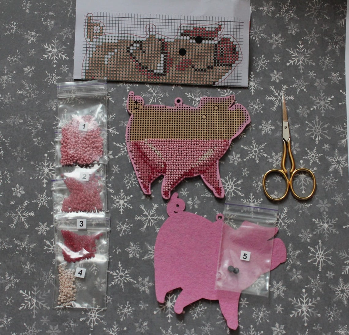 Piglet Ornament DIY Kit, Beadwork Pig Year Gift, Xmas Tree Decoration ...