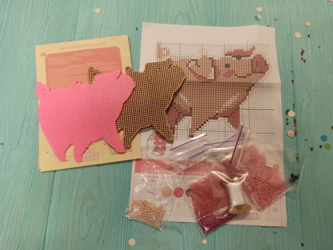 Piglet Ornament DIY Kit, Beadwork Pig Year Gift, Xmas Tree Decoration ...