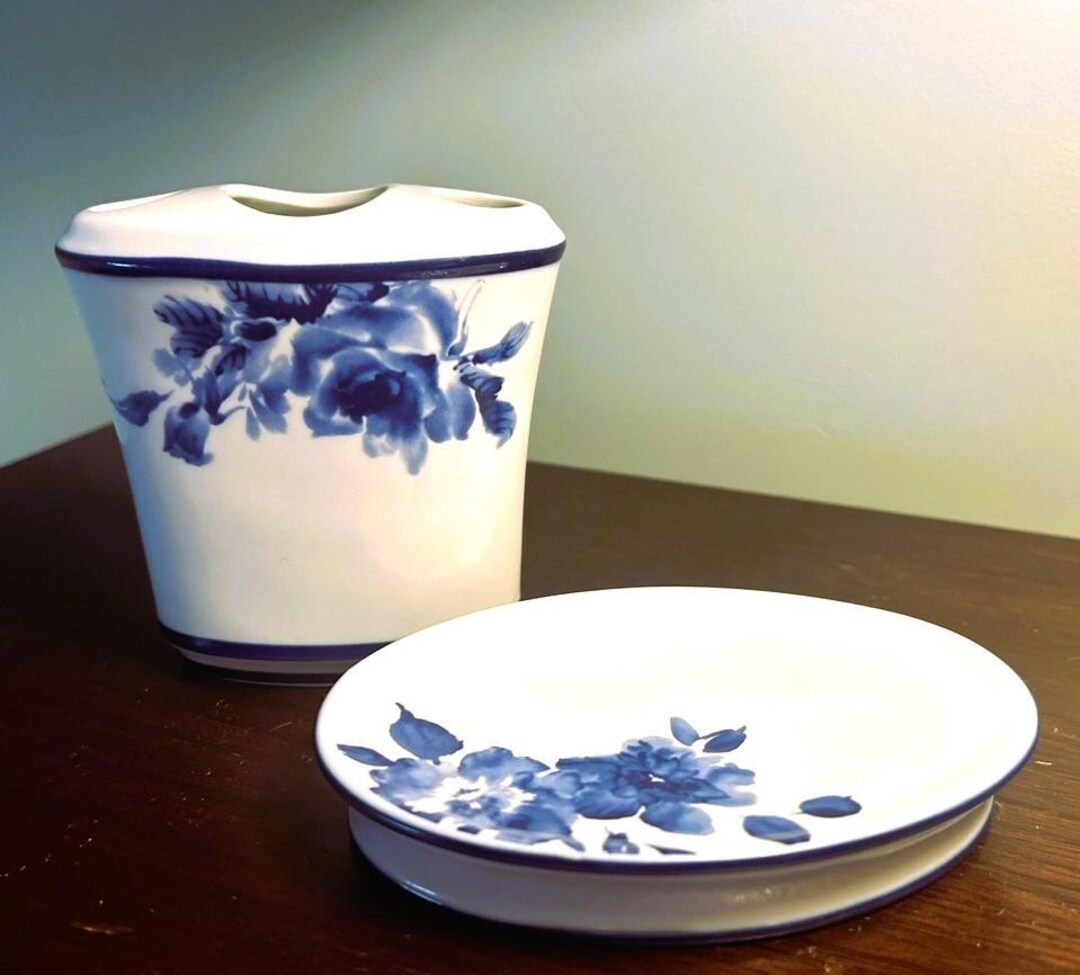 Cracker Barrel Porcelain Blue and White Soap Dish and Toothbrush ...