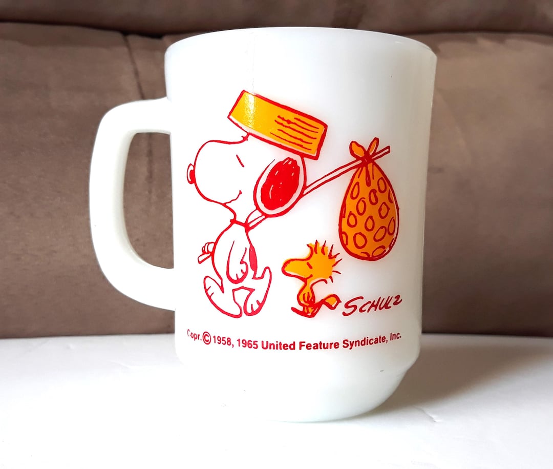 VINTAGE SNOOPY MUG Milk Glass Snoopy Come Home Fire King Charles ...