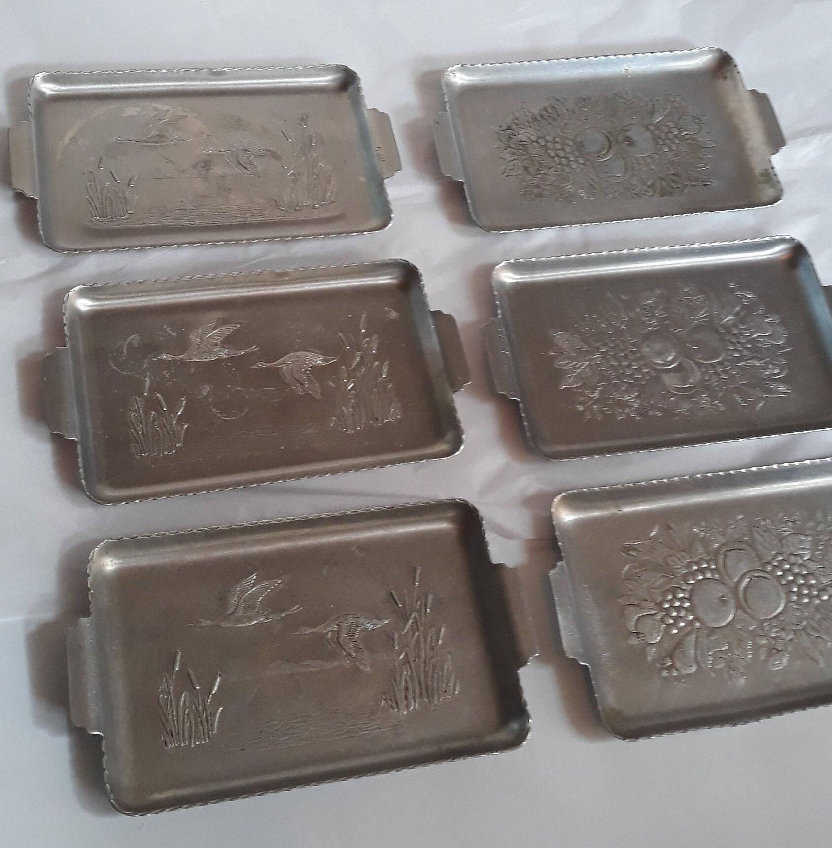 Set of 6 VINTAGE Hammered ALUMINUM TRAYS Small Snack Trays - Etsy