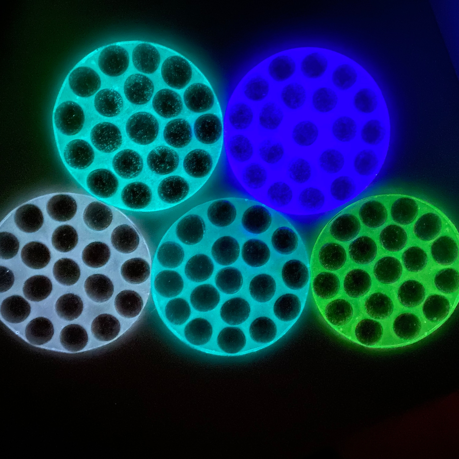 Glow in the Dark Clear Glass Pebble UV Reactive Window Suncatcher ...