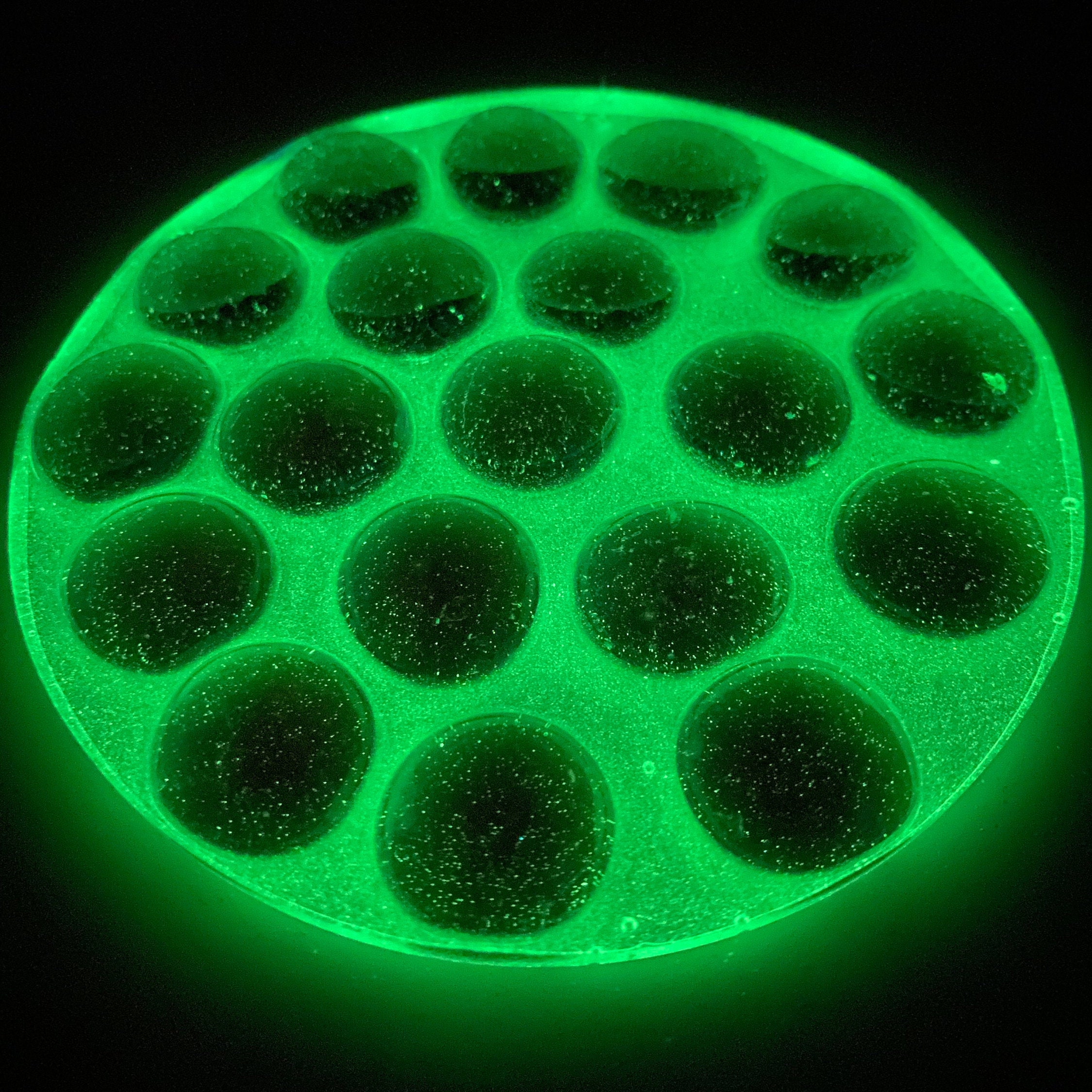 Glow in the Dark Clear Glass Pebble UV Reactive Window Suncatcher ...