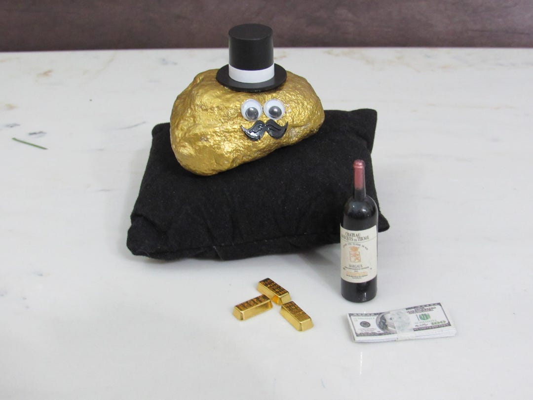 Pet Gold Nugget - Mr. Rock O'feller, the Rich Person's Pet Rock - Fancy ...