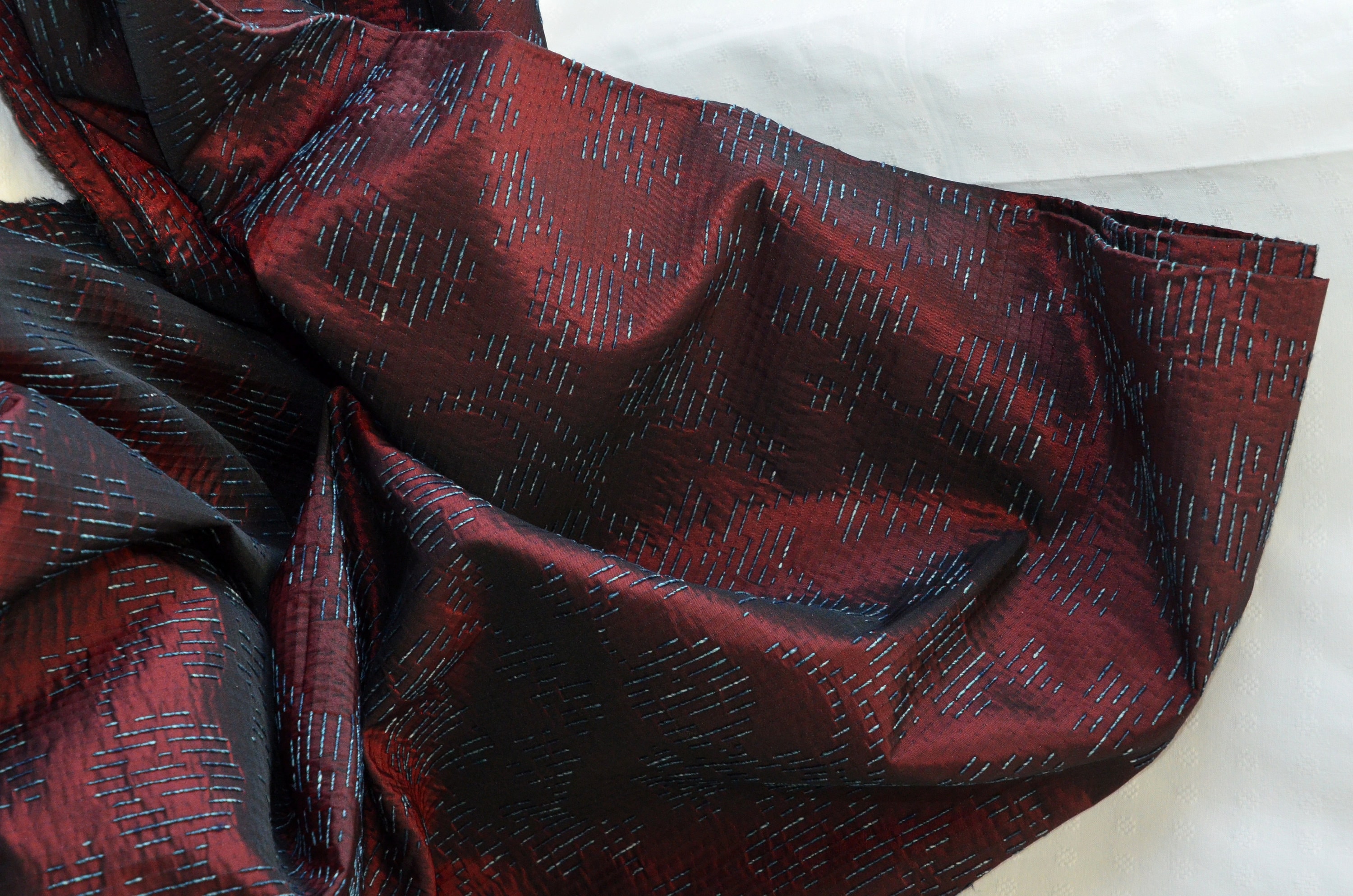 300 x 165 cm Double Face decorative fabric red black iridescent Fabric ...