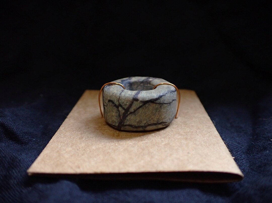 EARTHY Light Ochre Iron Red Veined Annular Sacred STONE BEAD 10mm ...