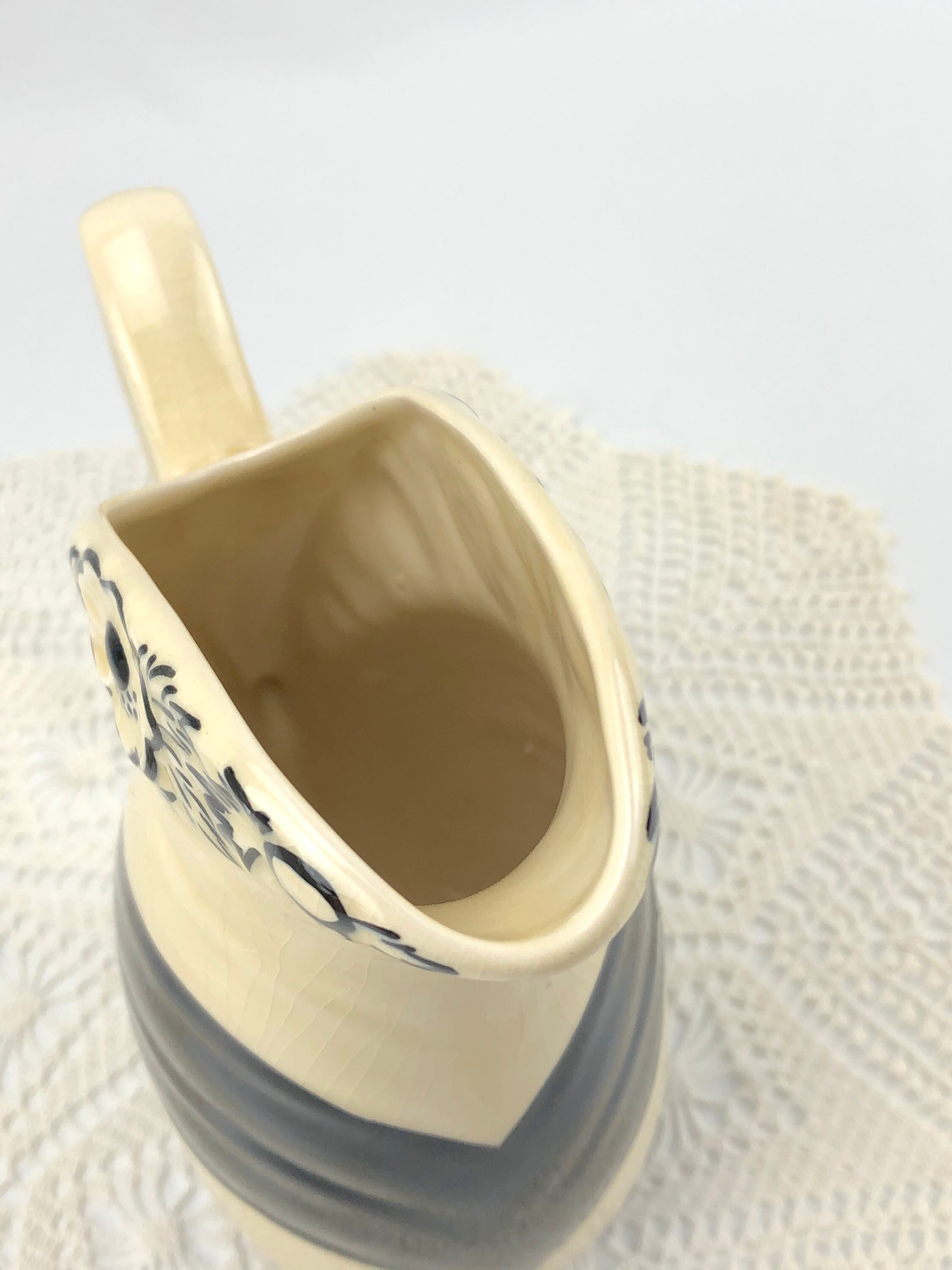 Unique handprinted Shorter England ceramic pitcher, Free shipping - Etsy.de