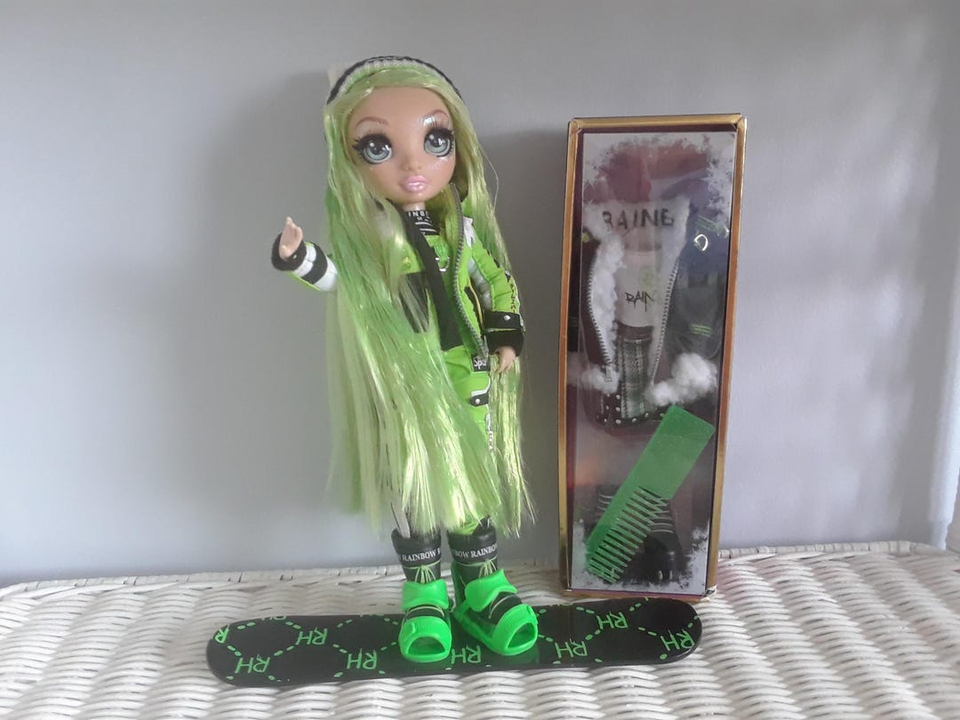 RAINBOW HIGH Winter Break Jade Hunter Doll - Etsy
