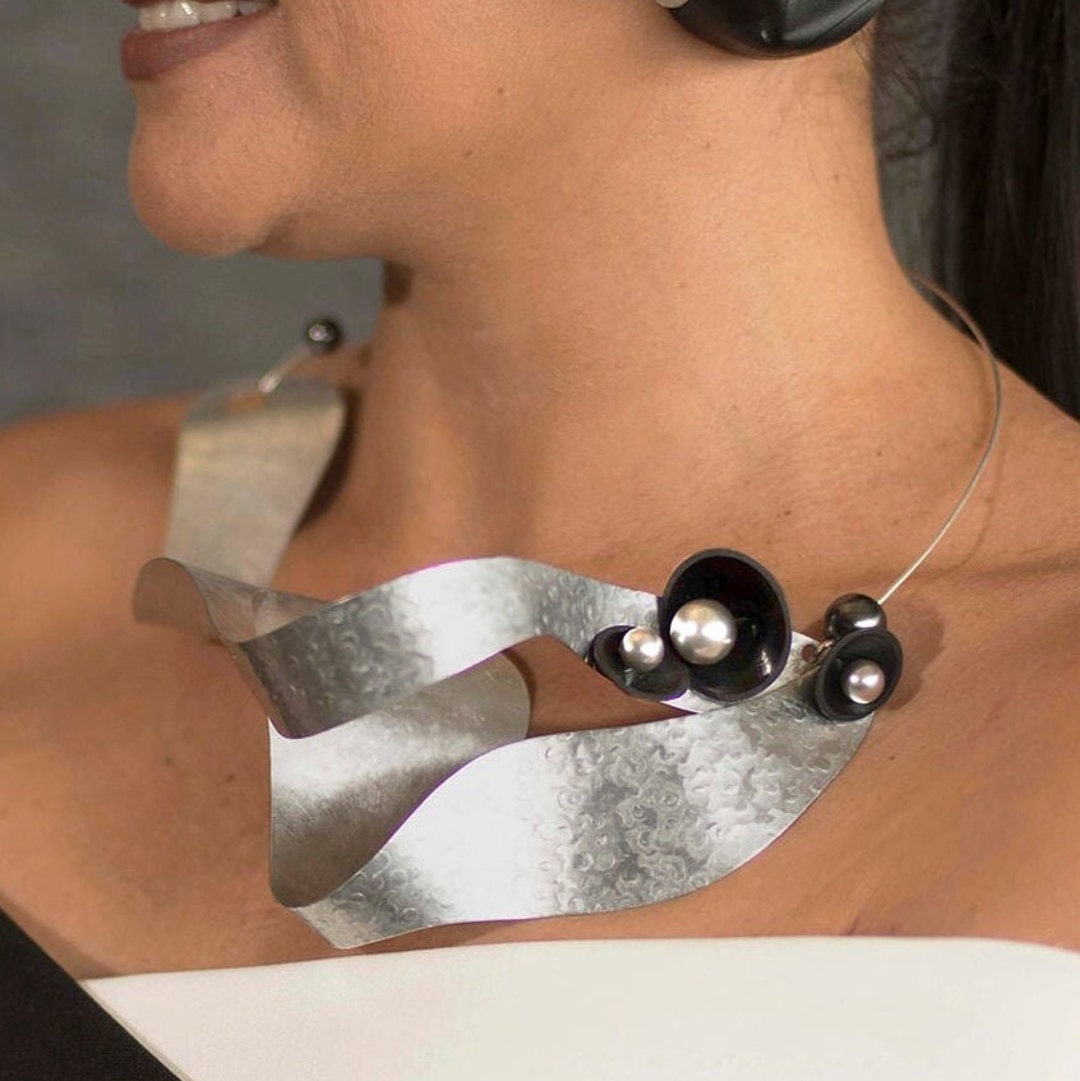 OSCILLATE 1 Sound Waves Are Amplified With This Striking Wearable Art Necklace From the SOUND ...