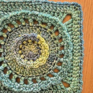 The Ripple Effect Granny Square Crochet Pattern - Etsy