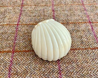 Clam Shell Ring - Etsy