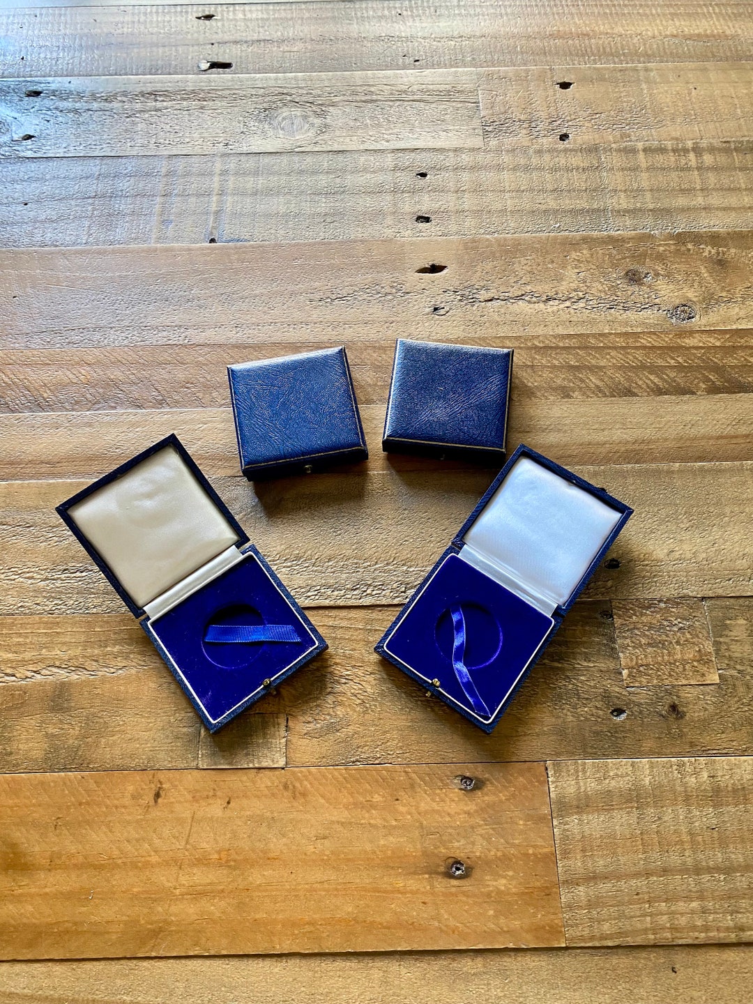 Four Vintage Medallion Boxes. Antique Medal Cases. Coin Cases - Etsy