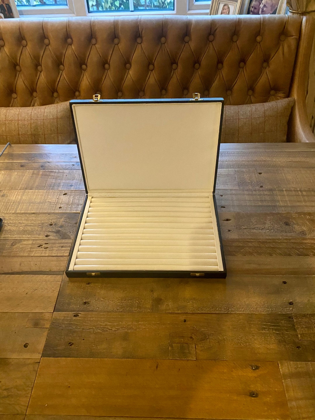 Vintage Jewellers Multiple Ring Box. Vintage Multi Ring Display Case ...