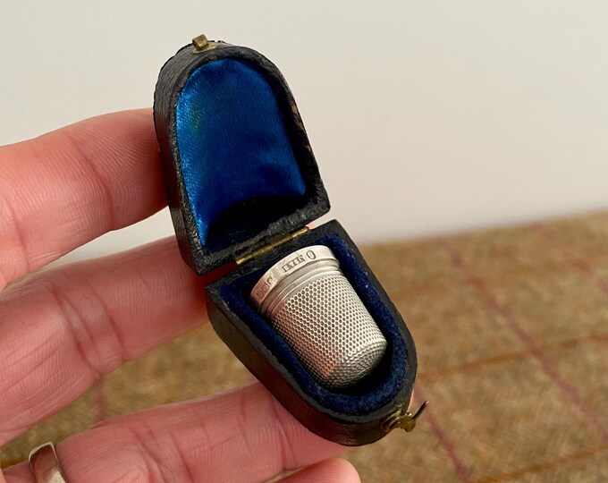 Vintage Sterling Silver Thimble in Small Antique Thimble Case ...