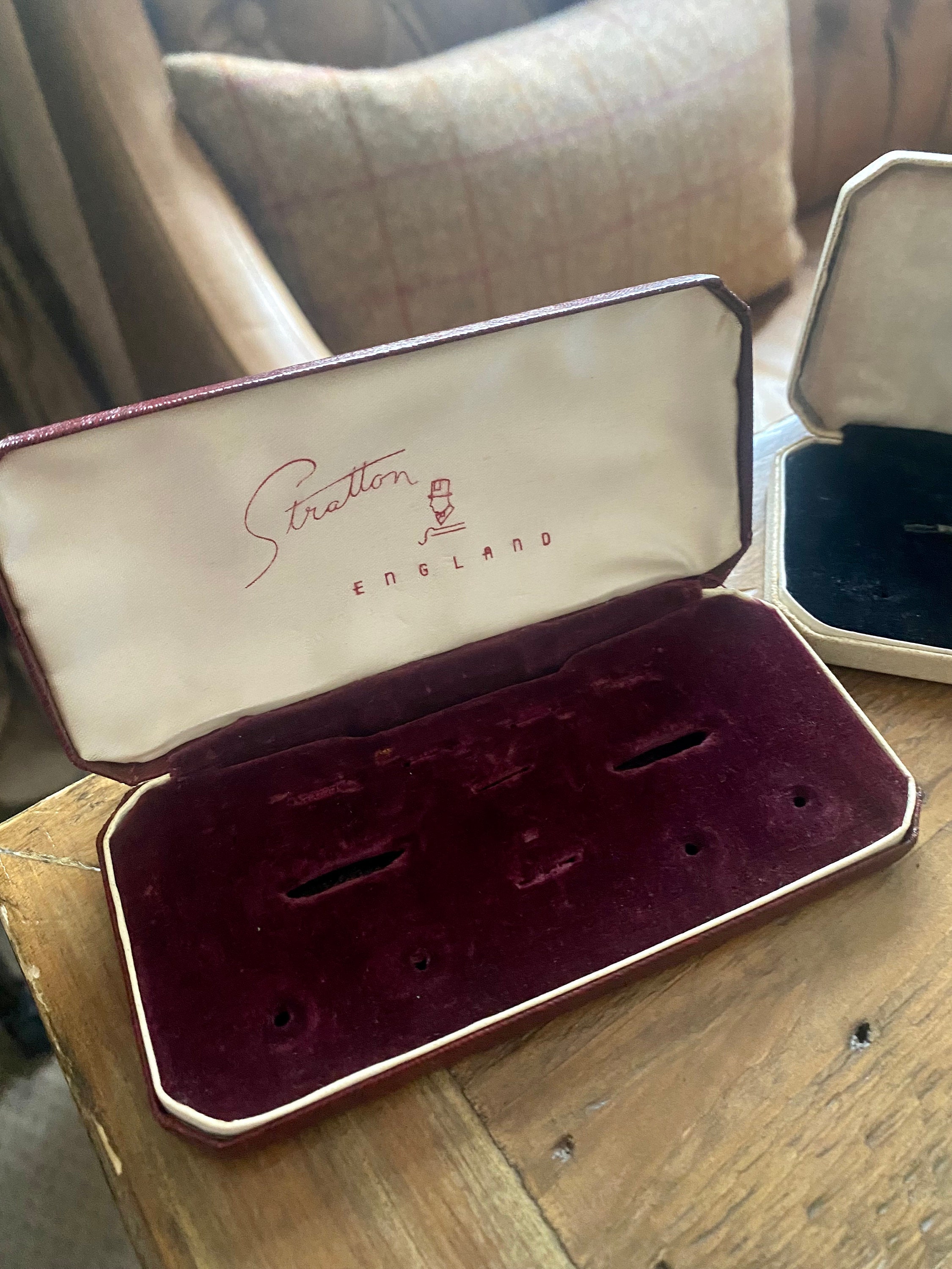 Two Vintage Stratton Jewellery Boxes. Vintage Jewelry Boxes to Display ...