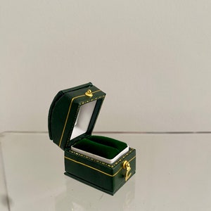 Unusual Victorian Style Ring Box. Small Vintage Style Jewellery Box to ...
