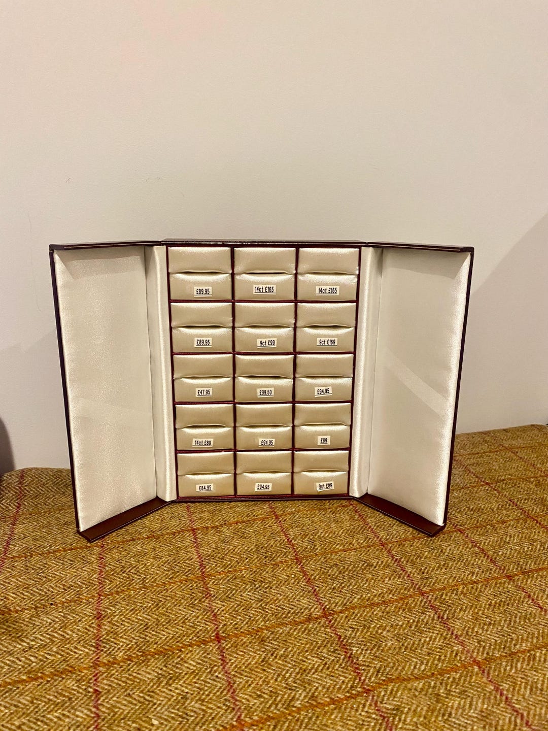 Vintage Multi Ring Display Case. Vintage Jewellers Travelling Multiple ...