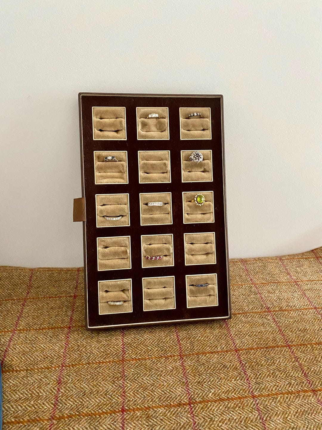 Vintage Multi Ring Display Pad. Retro Jewelry Display for Rings ...