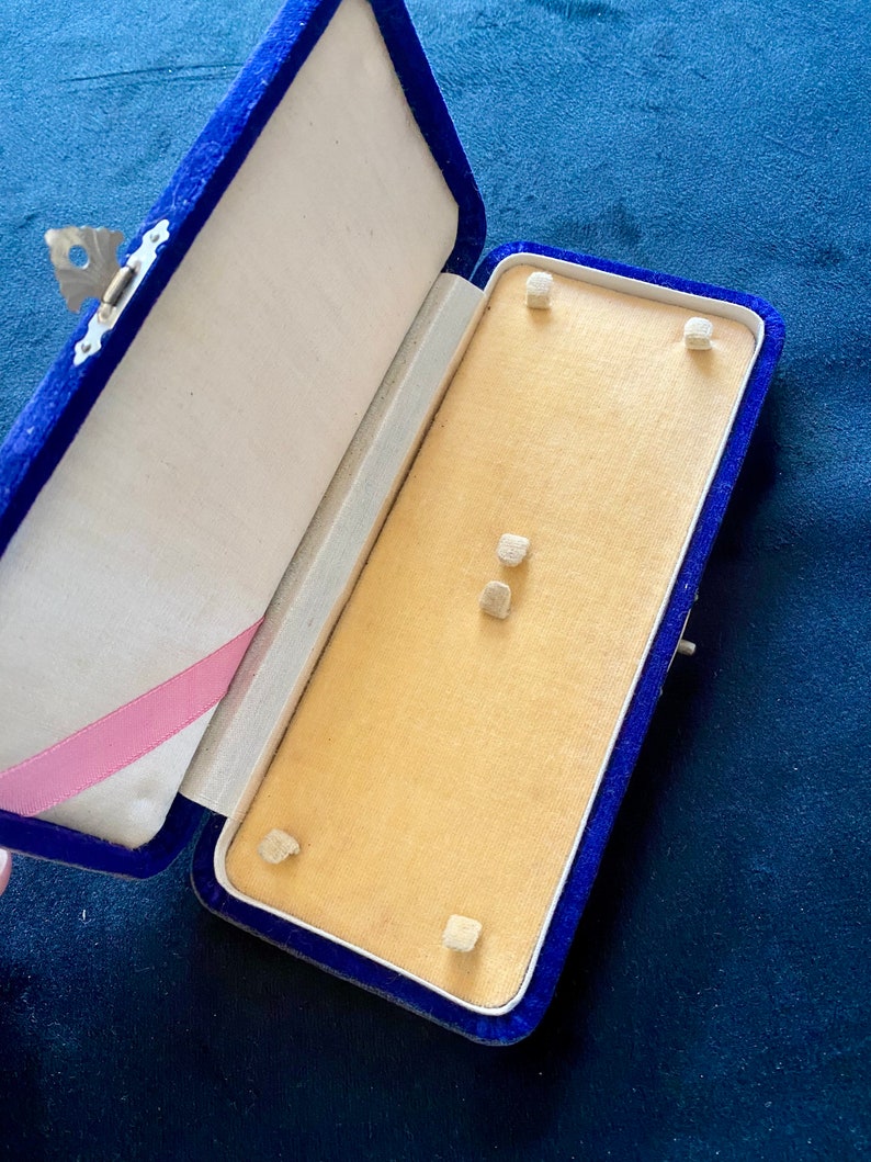 Vintage Jewellery Box. Vintage Velvet Jewelry Case for a Necklace - Etsy