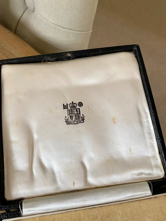 Rare Vintage Box for an MBE Medal with Ribbon and Pap… - Gem