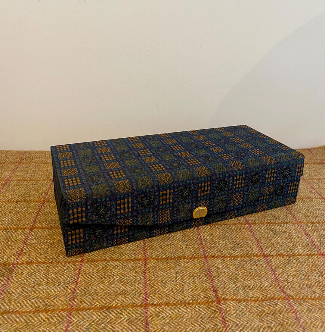 Large Multiple Ring Box. Jewellers Travelling Multi Ring Box. Jewellery ...