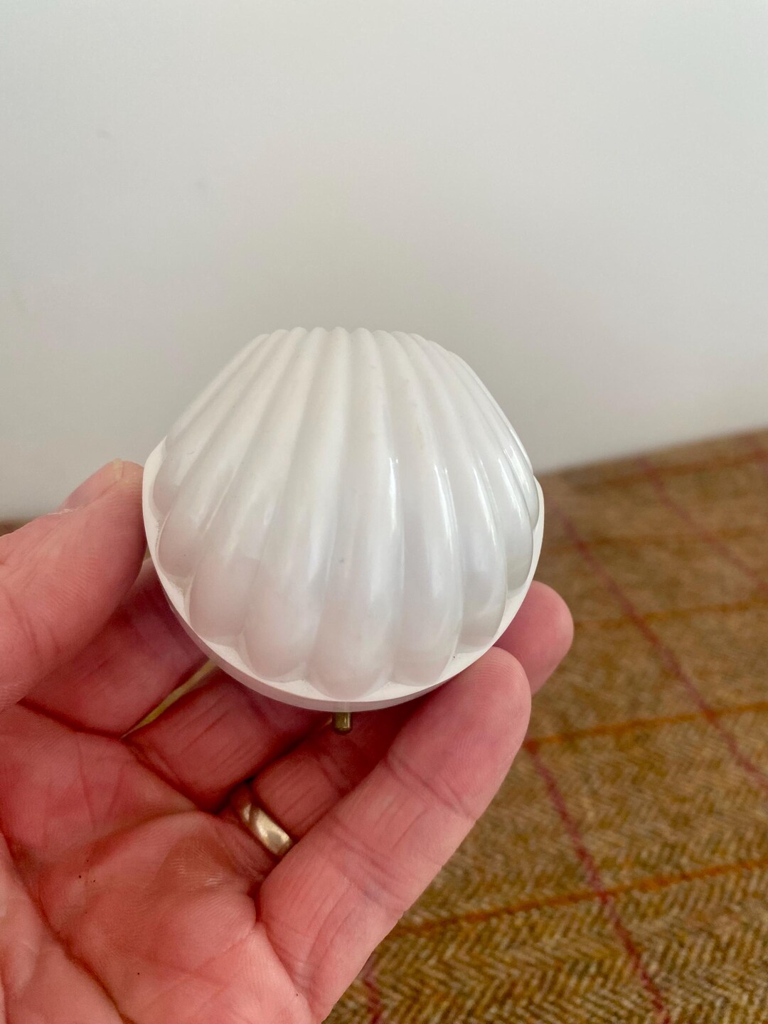 Vintage Clam Shaped Ring Box. Vintage Shell Shaped Ring Box. - Etsy