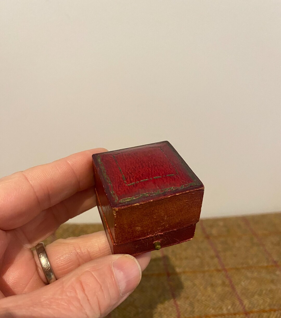 Antique Leather Ring Box. Vintage Ring Box. Vintage Jewellery Box ...
