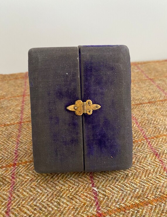 Antique Portrait Box with Double doors and stand. Vin… - Gem