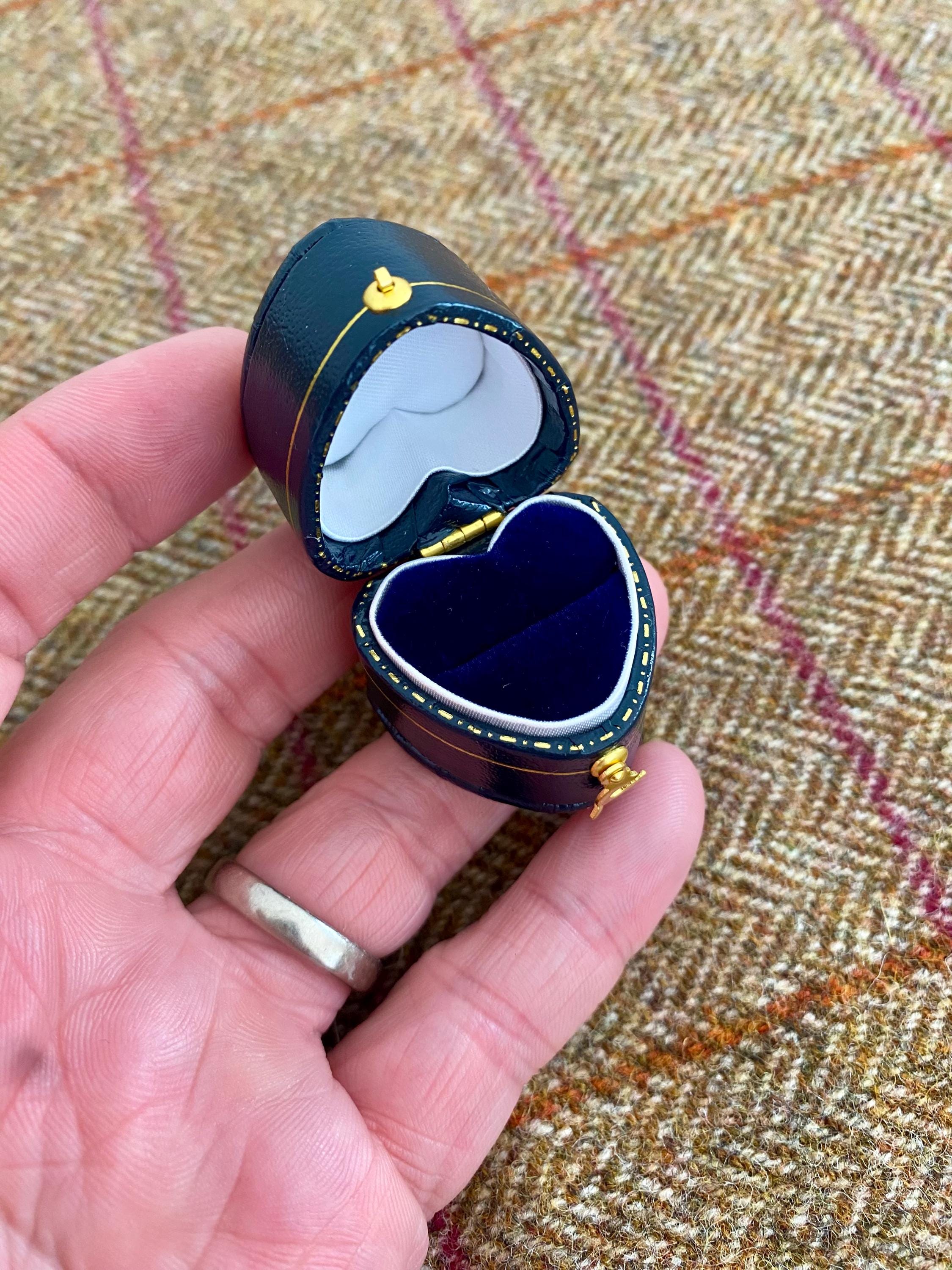 Victorian Style Heart Shaped Ring Box. Vintage Style Jewellery Box to ...