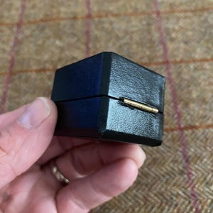 Beautiful Small Vintage Style Ring Box. Antique Style Jewelry Box for ...