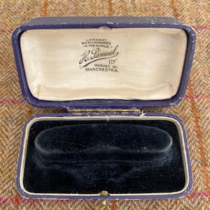 Vintage Jewellery Box for a Watch. Antique Jewelry Box. Antique Watch ...