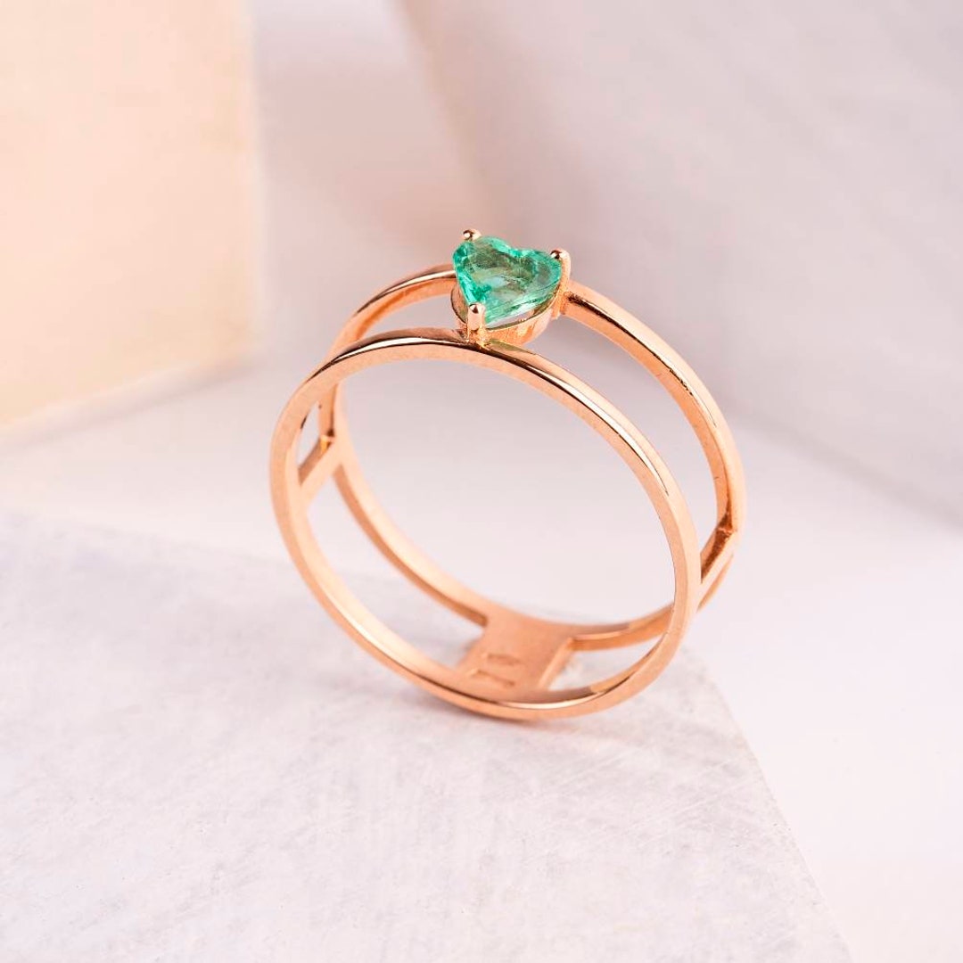 Vera Ring With Heart-shaped Emerald on Double Smooth and Minimal Wires ...