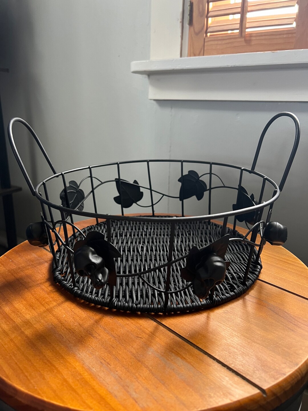 Gothic Metal & Wicker Basket, Skull Leaves, Vanity Bathroom Hand Cloth ...