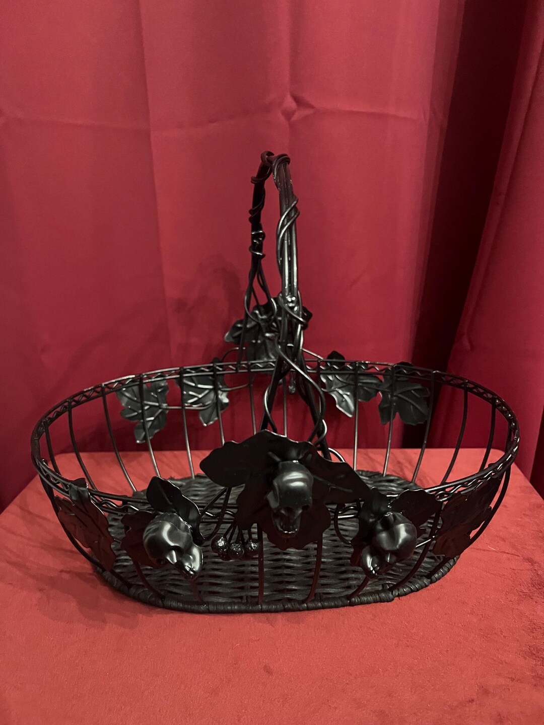 Gothic Metal & Wicker Basket, Skull Leaves, Vanity Bathroom Hand Cloth ...