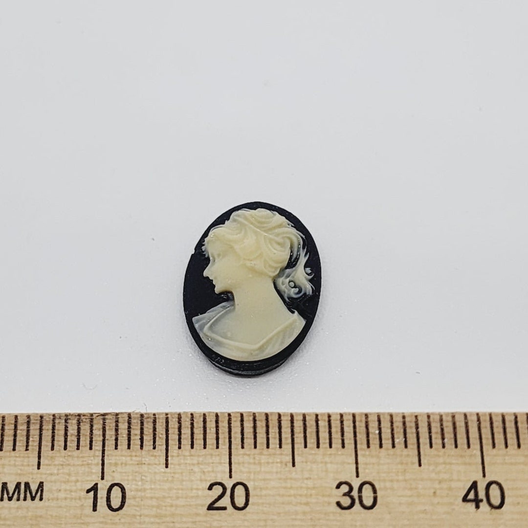 16x12mm Oval 1 Facing Left Black & Ivory Vintage Cameo - Etsy